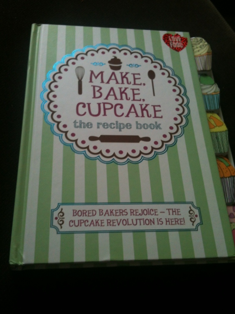 Make, Bake, Cupcake - Book review - Munchies and Munchkins